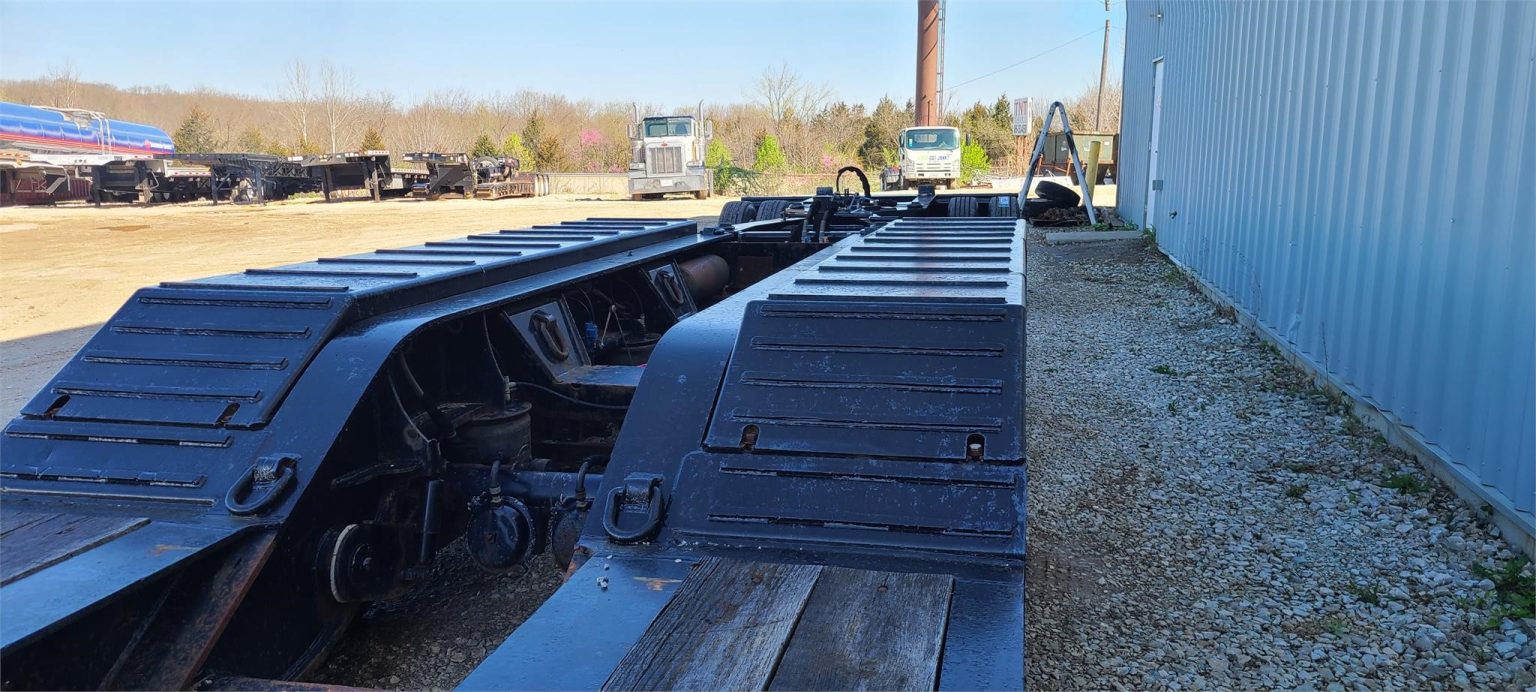 2017 LOAD KING 55 TON TRI-AXLE RGN - Reno's Trailer Sales