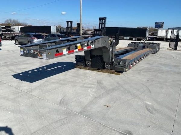 2024 TRAIL KING 55 TON HYDRAULIC RGN W/ PONY MOTOR - Reno's Trailer Sales